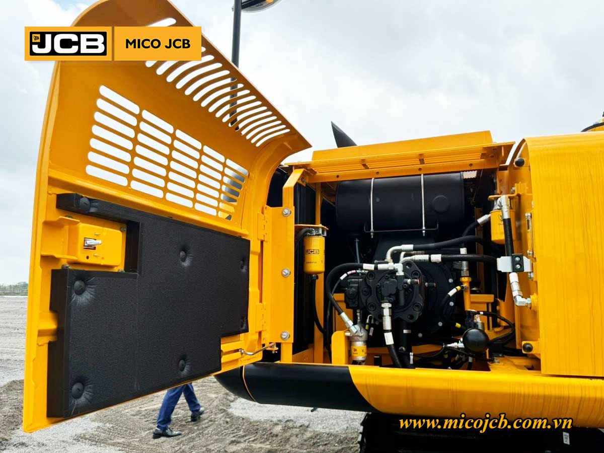 Bàn giao JCB: Lu rung 116D và Xúc đào 215 dự án xây dựng